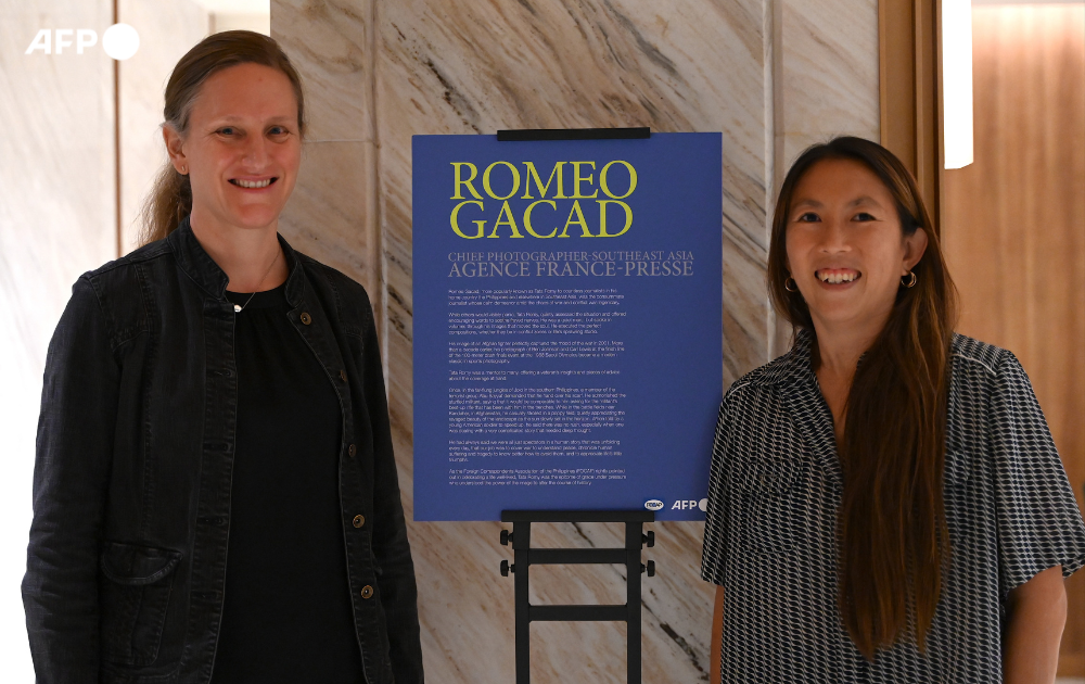 « Romeo Gacad en mission » : hommage au légendaire photographe de l'AFP ...